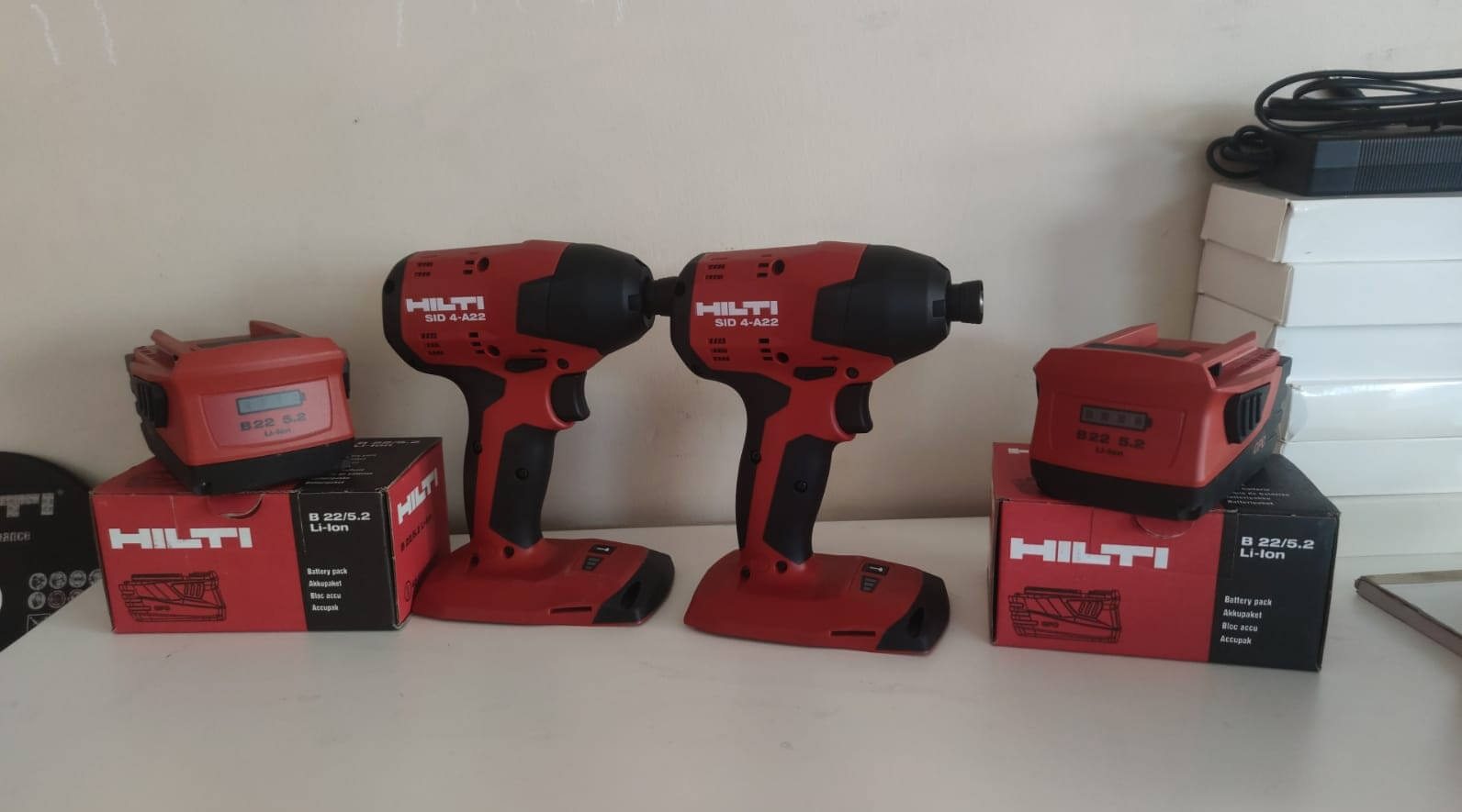 Hilti 12 Volt Lityum Batarya Yenileme